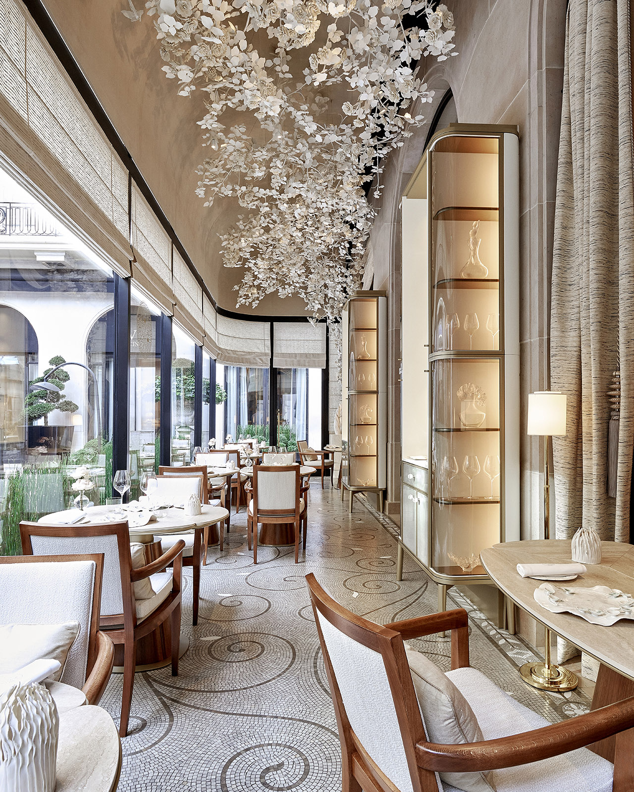 HOTEL GEORGE V - RESTAURANT L'ORANGERIE - Ateliers Philippe Coudray